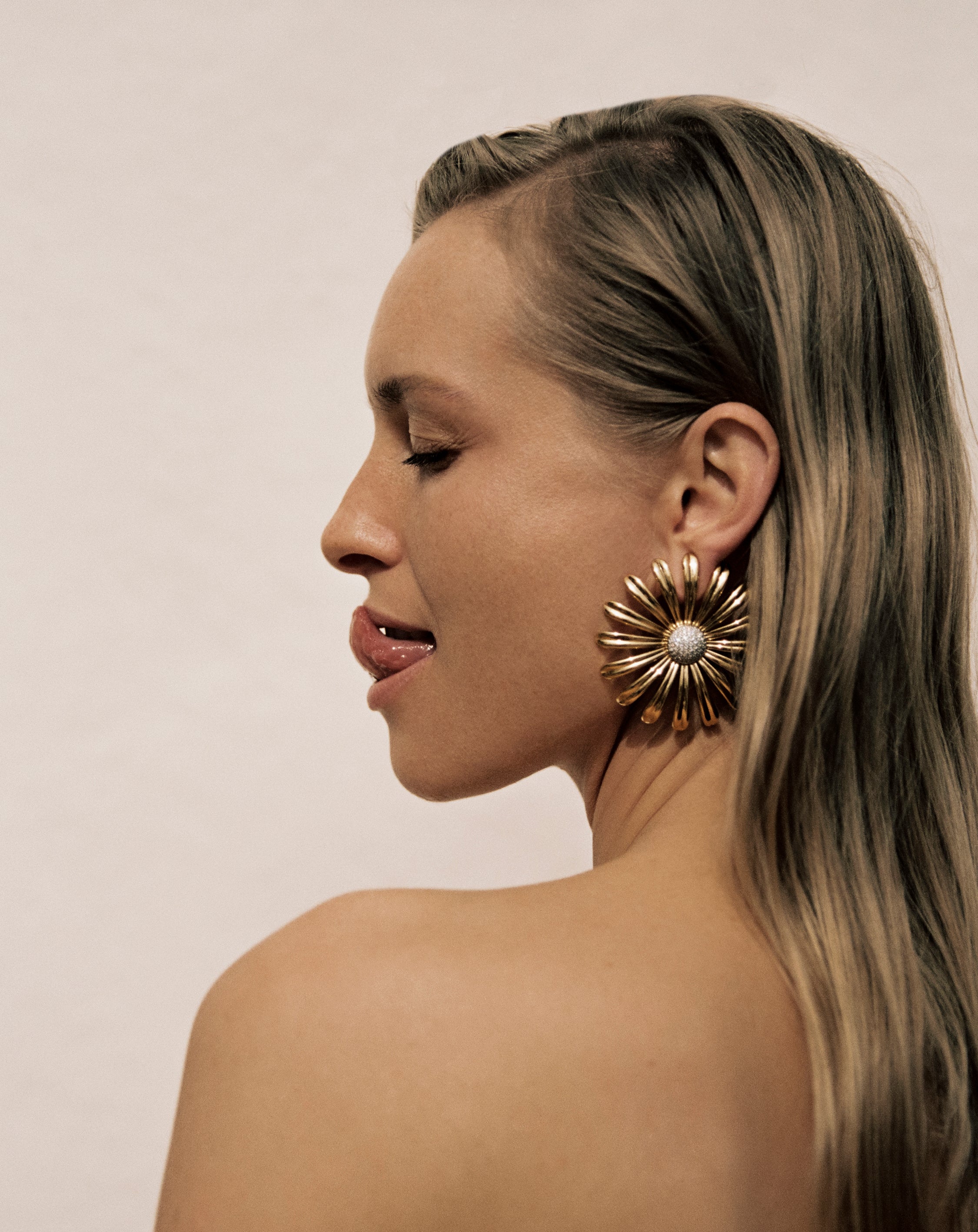 Sunflower Earrings – Romy London